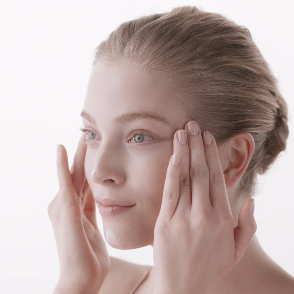 CPB Long-Lasting Hydrating Veil SPF25 PA++ 30ml | COSME HUT